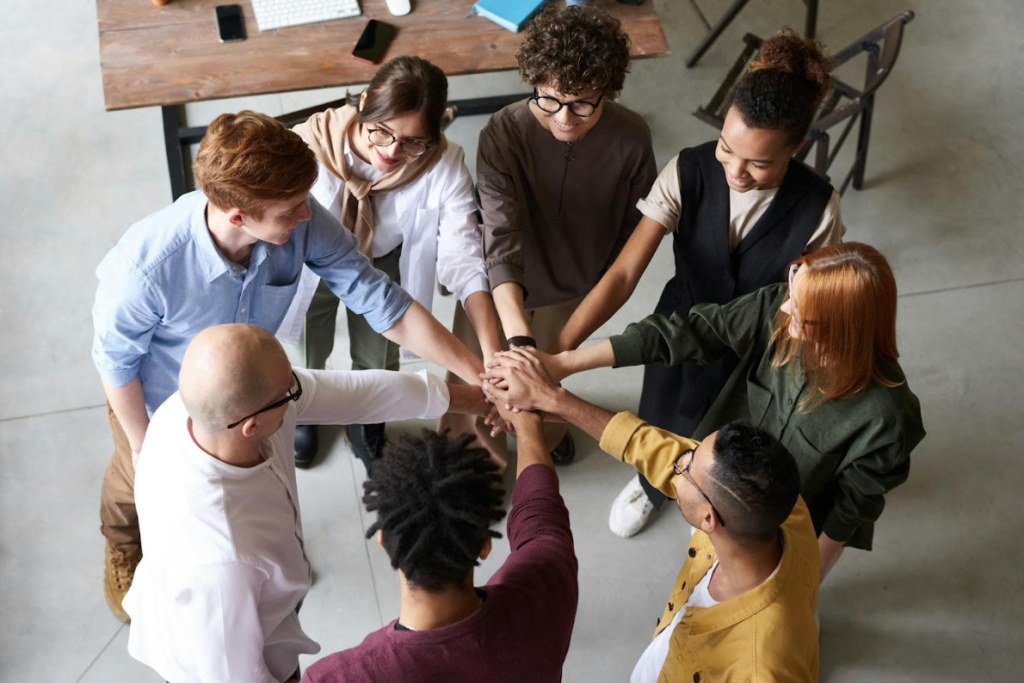 8 Strategies To Maximize Team Connection - Time Lapse Magazine